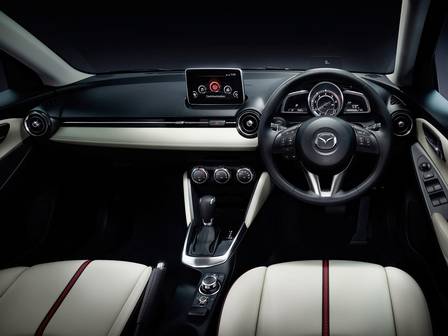 Mazda mostra as primeiras imagens do compacto Mazda2