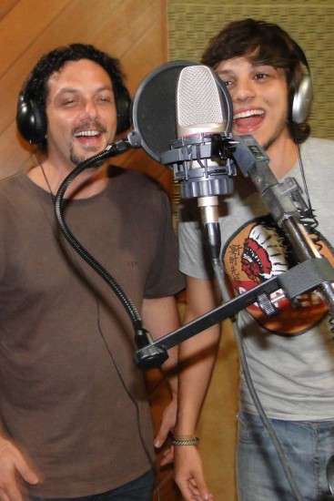 Chay Suede vira sensação nacional, mas diz que não está ficando com ...