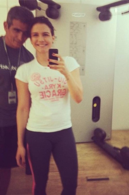 Kyra Gracie encara treino e mostra corpo em dia após dar à luz