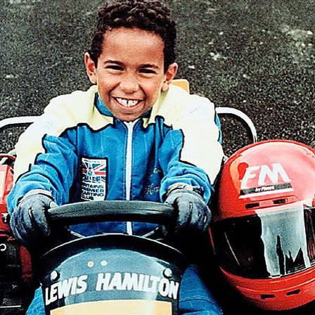 Lewis Hamilton posta foto da infância quando competia no kart