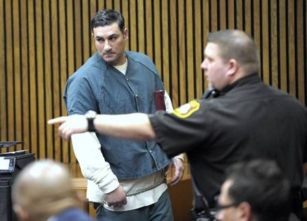 Jogador pega oito anos de prisão por agredir e matar árbitro; mulher de ...