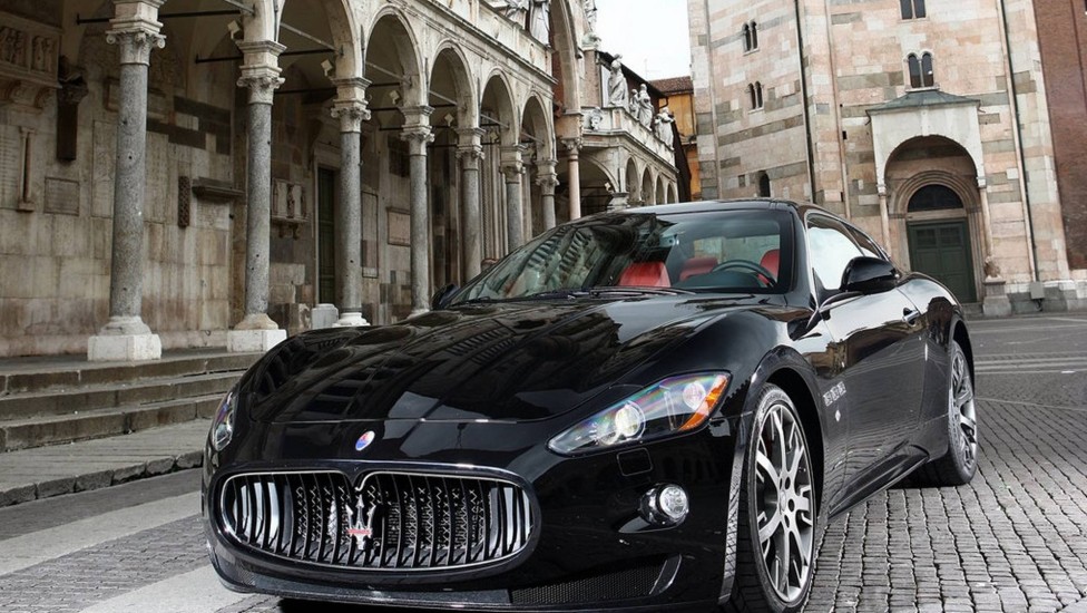 Conheça os carros de Lionel Messi e Carlos Tévez, craques de Barcelona ...