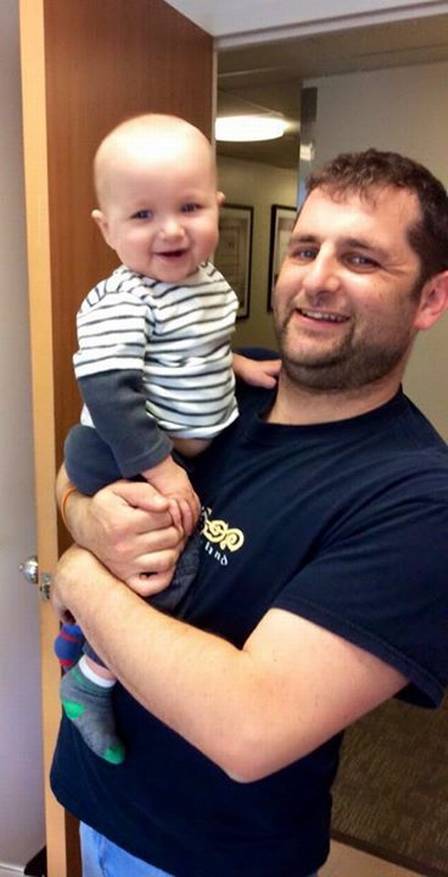 Pai dá ‘segunda chance’ a filho de 1 ano após doação de rim