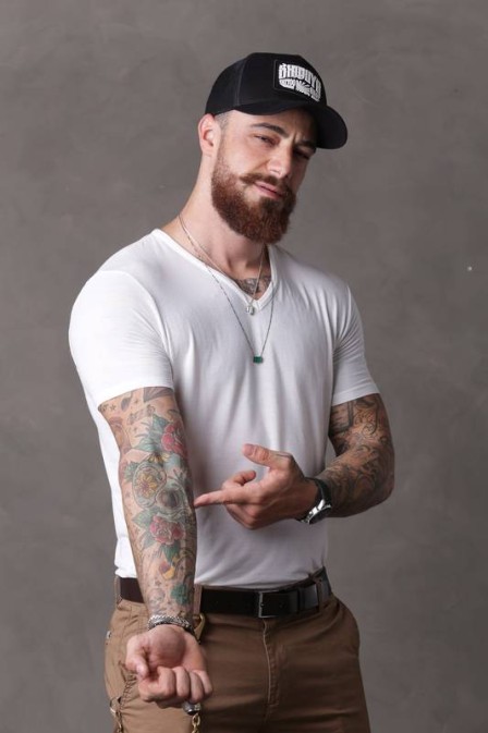 Felipe Titto é dono de oito negócios, sustenta a família e diz que só ...