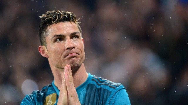 CR7 agradece aplausos dos torcedores da Juventus após golaço de ...