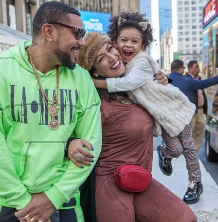 Filha de Naldo e Moranguinho, Maria Victoria faz sucesso como mini ...
