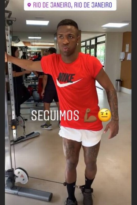 Vinicius Jr. treina no Rio antes de ser modelo da nova camisa da ...