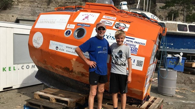 Francês cruza Oceano Atlântico após quatro meses dentro de barril