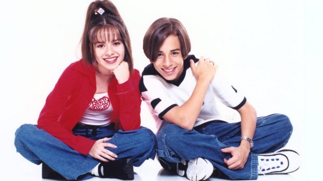 Nos 40 anos de Sandy, relembre trajetória da cantora em fotos e números