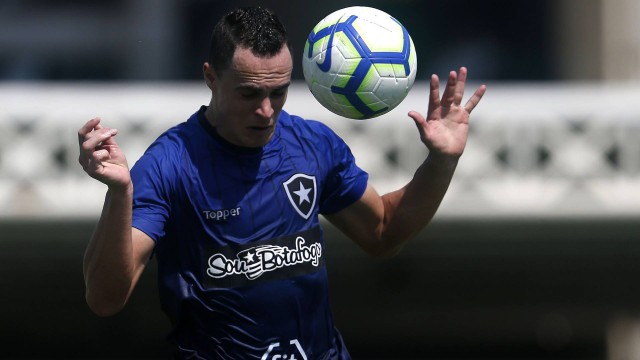 Botafogo tem disputa no ataque entre Victor Rangel, Vinícius Tanque e Pachu