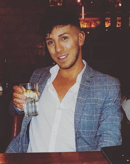 Inglês já gastou R$ 270 mil para atingir 'perfeição estética'