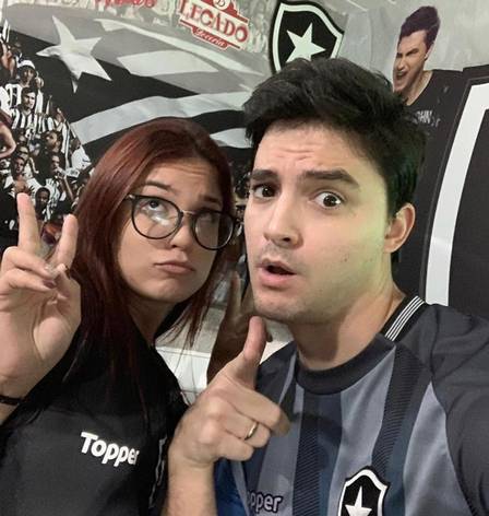 Samanta Alves viraliza ao lado de Babi do Botafogo e ganha apoio de ...