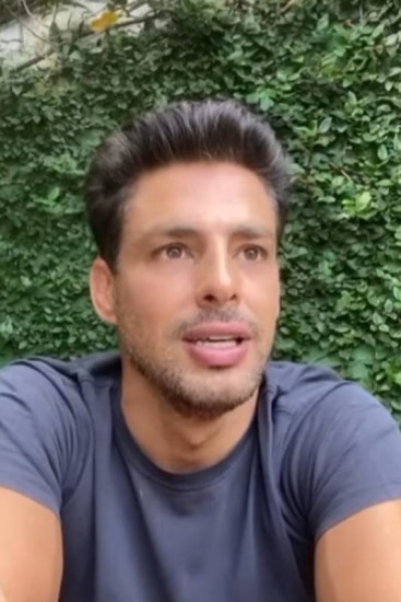 Cauã Reymond exibe os músculos em ensaio com badalado fotógrafo ...