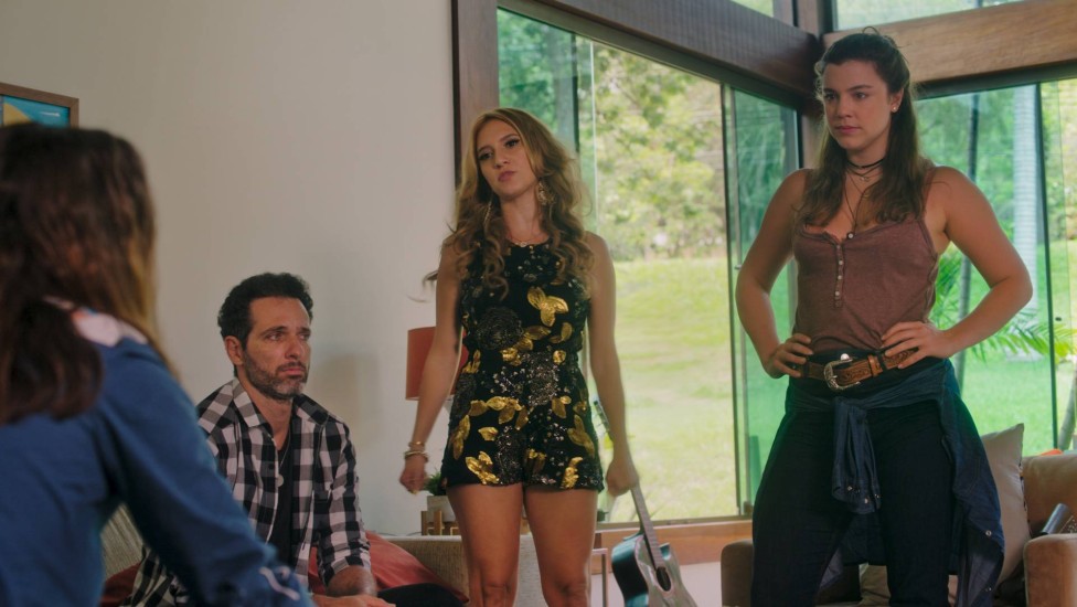 Veja fotos da atriz Lorena Comparato