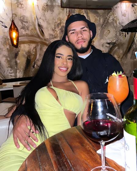 Lateral do Santos, Nathan Santos termina com Lorena Vieira, ex de Rennan da Penha