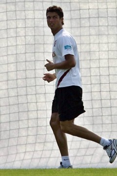 Veja a evolução do visual de Cristiano Ronaldo em cinco Copas