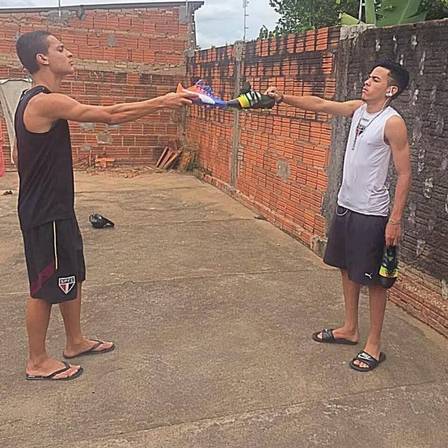 Os crias da favela: os jogadores da seleção que driblaram fome e ...