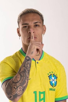 Os crias da favela: os jogadores da seleção que driblaram fome e ...