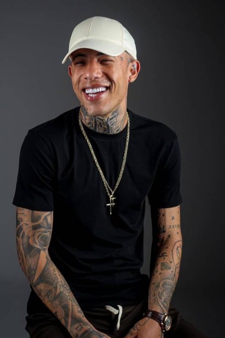 Humorista Franklin Reis faz sucesso na web com vídeos divertidos; conheça