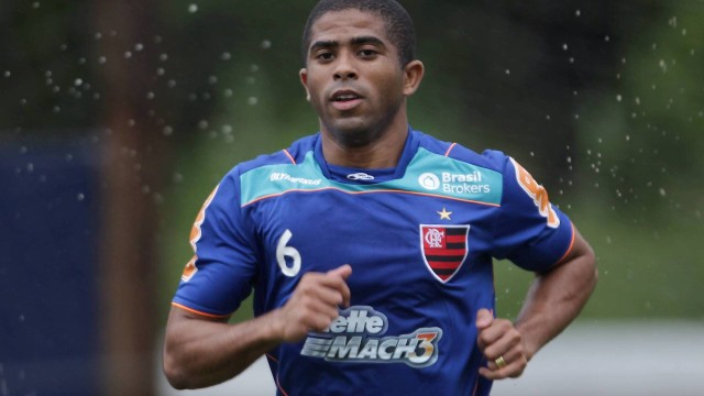 Júnior César confia em bom desempenho do Fla na altitude