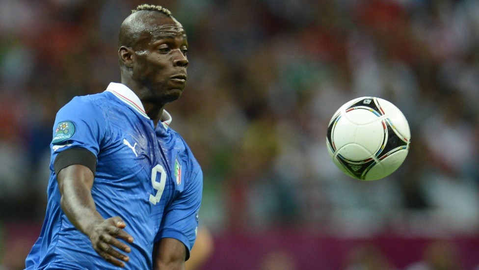 Eurocopa: Balotelli mostra força e técnica, e leva Itália à final