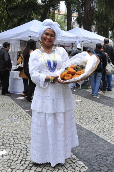 Conheça os dotes da baiana Cida