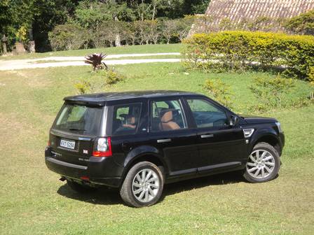 Freelander 2 HSE: ótimo desempenho compensa demora para achar o diesel ...