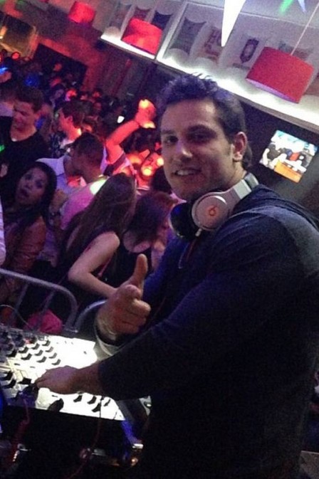 Ex-BBB Eliéser segue firme e forte como DJ