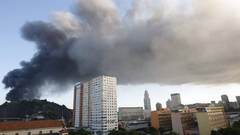 Incêndio na Cidade do Samba. Veja as fotos