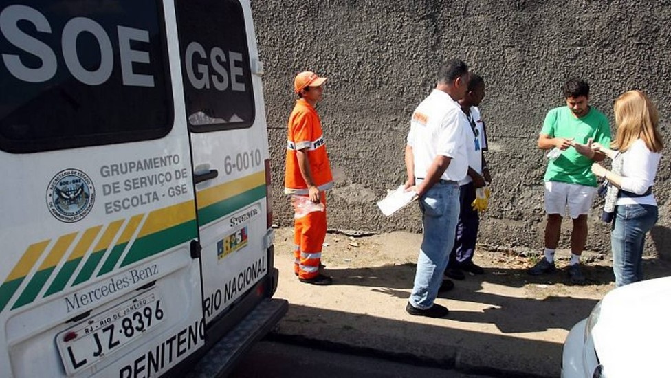 Presidiário faz prova de gari