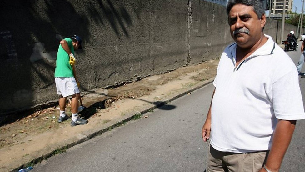 Presidiário faz prova de gari