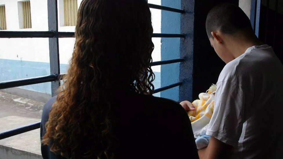 Menor infrator registra filho