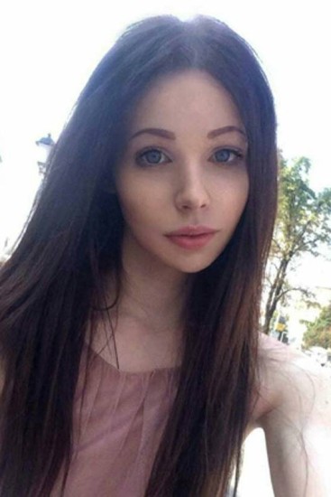 Alina Davis's Instagram, Twitter & Facebook on IDCrawl